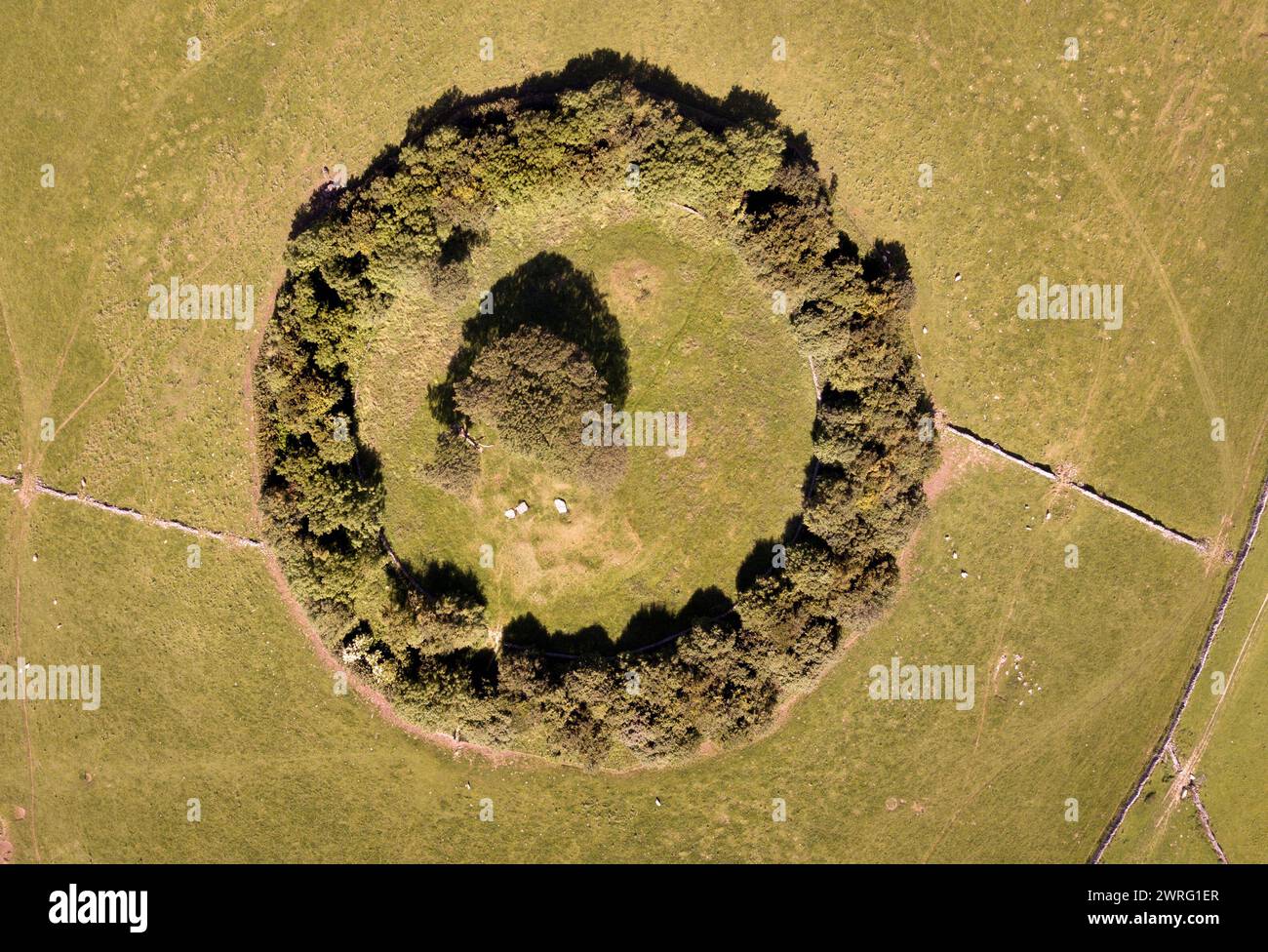 Minninglow burial mound hi-res stock photography and images - Alamy