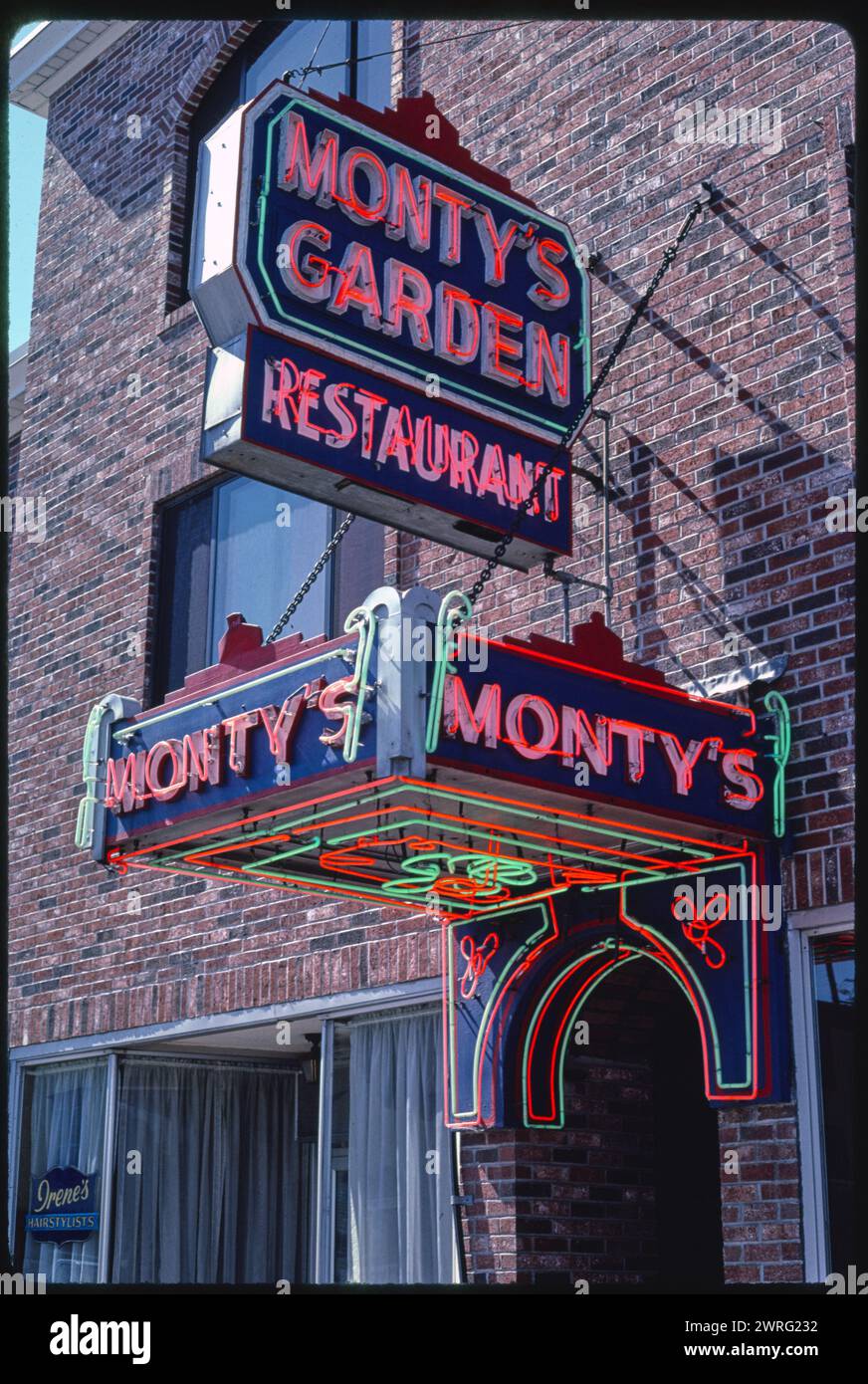 Monty's Garden Restaurant neon entrance sign, Route 12, Leominster ...