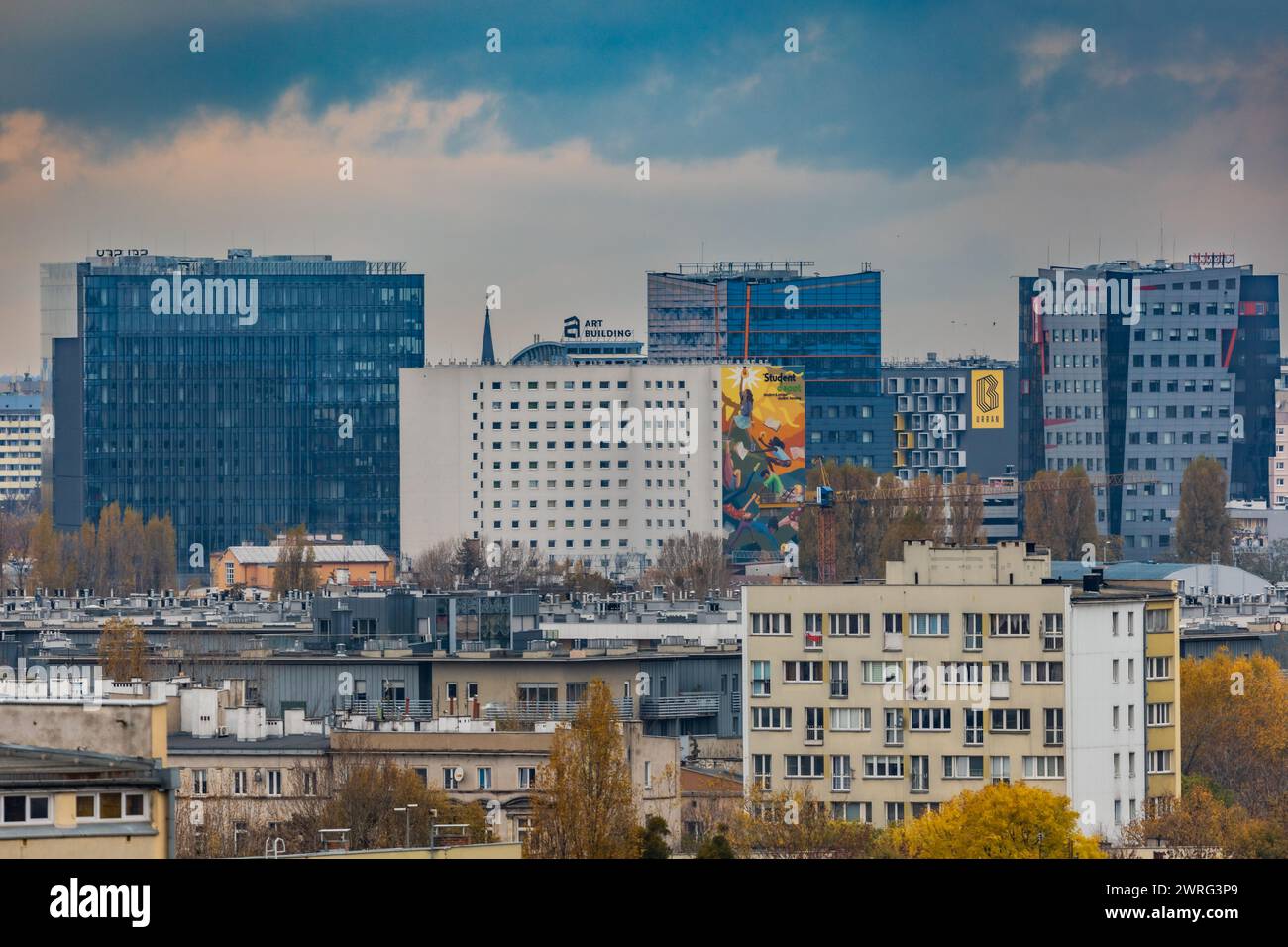 Glassy facades hi-res stock photography and images - Alamy