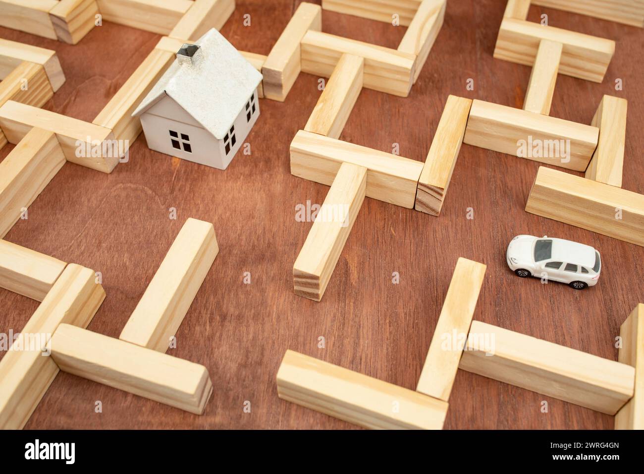 Crossroad concept maze hi-res stock photography and images - Alamy