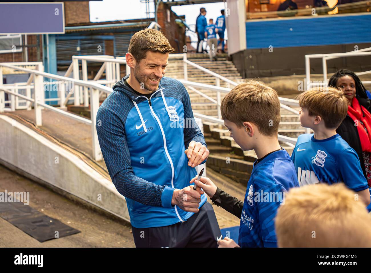 Efl mascots hi-res stock photography and images - Alamy