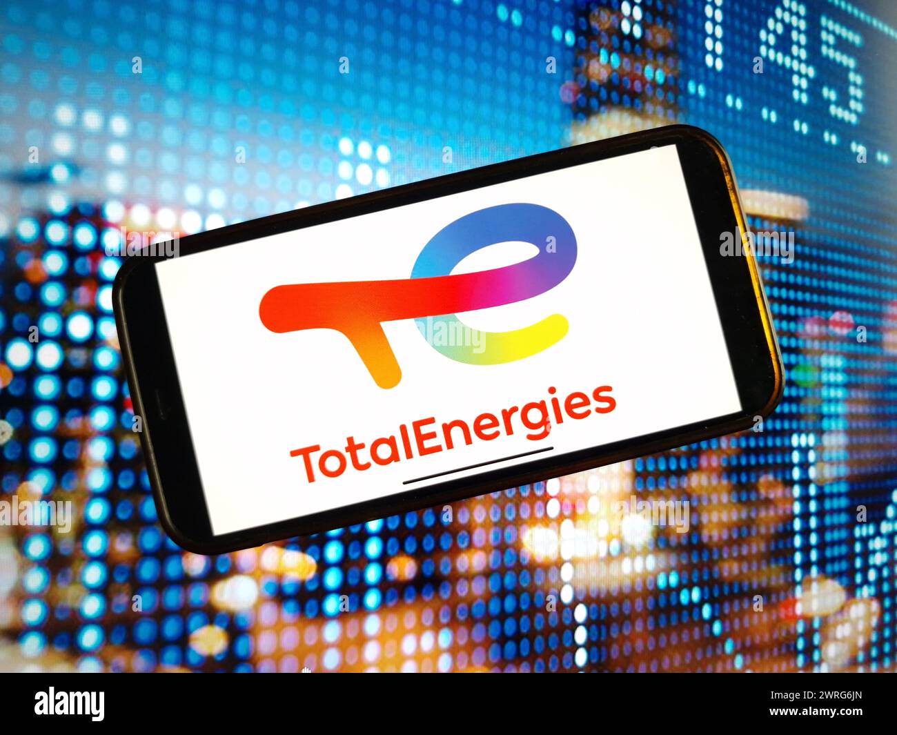 Totalenergies logo hi-res stock photography and images - Alamy