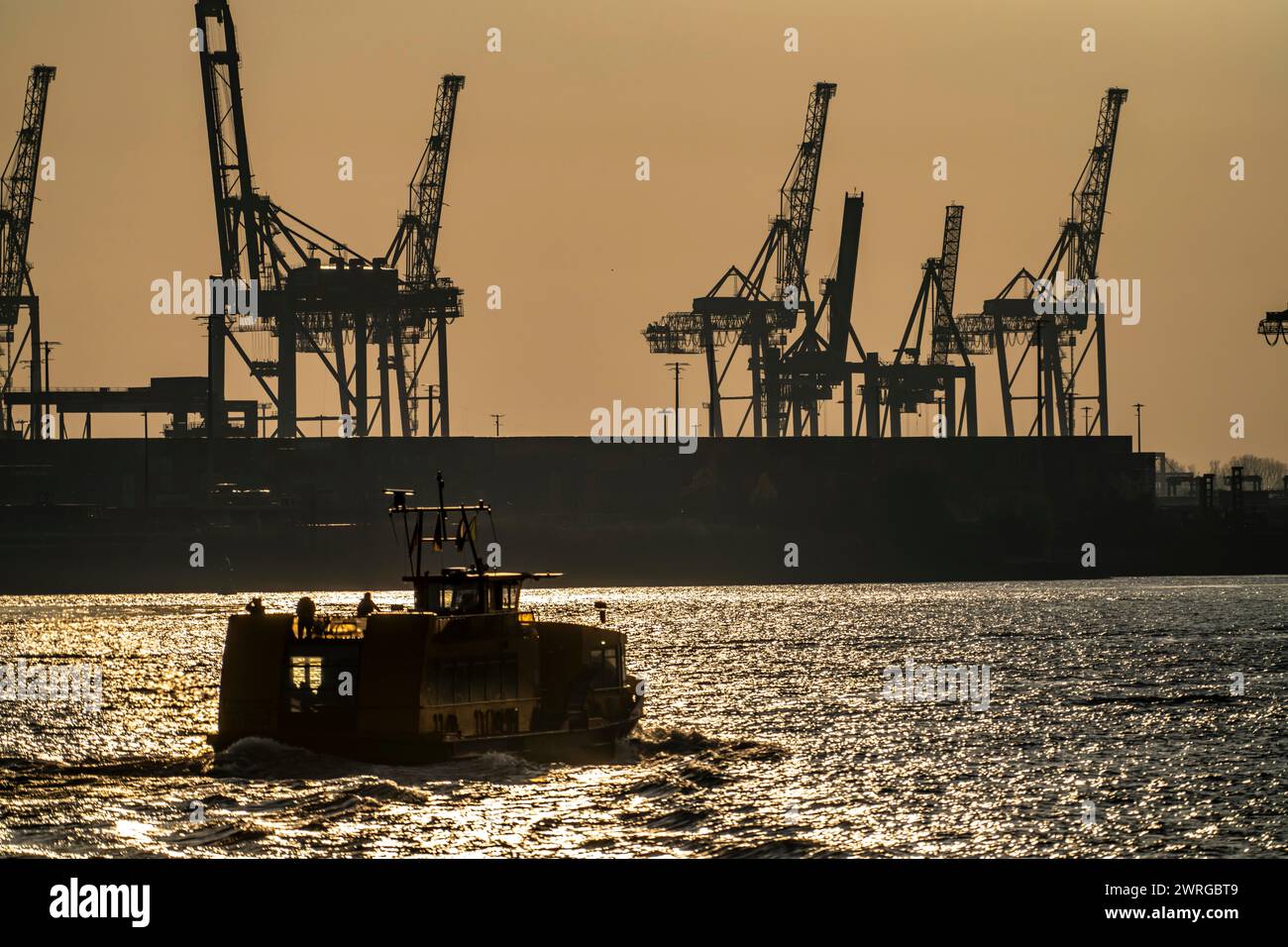Port of Hamburg, HHLA Container Terminal Burchardkai, Athabaskakai, on ...