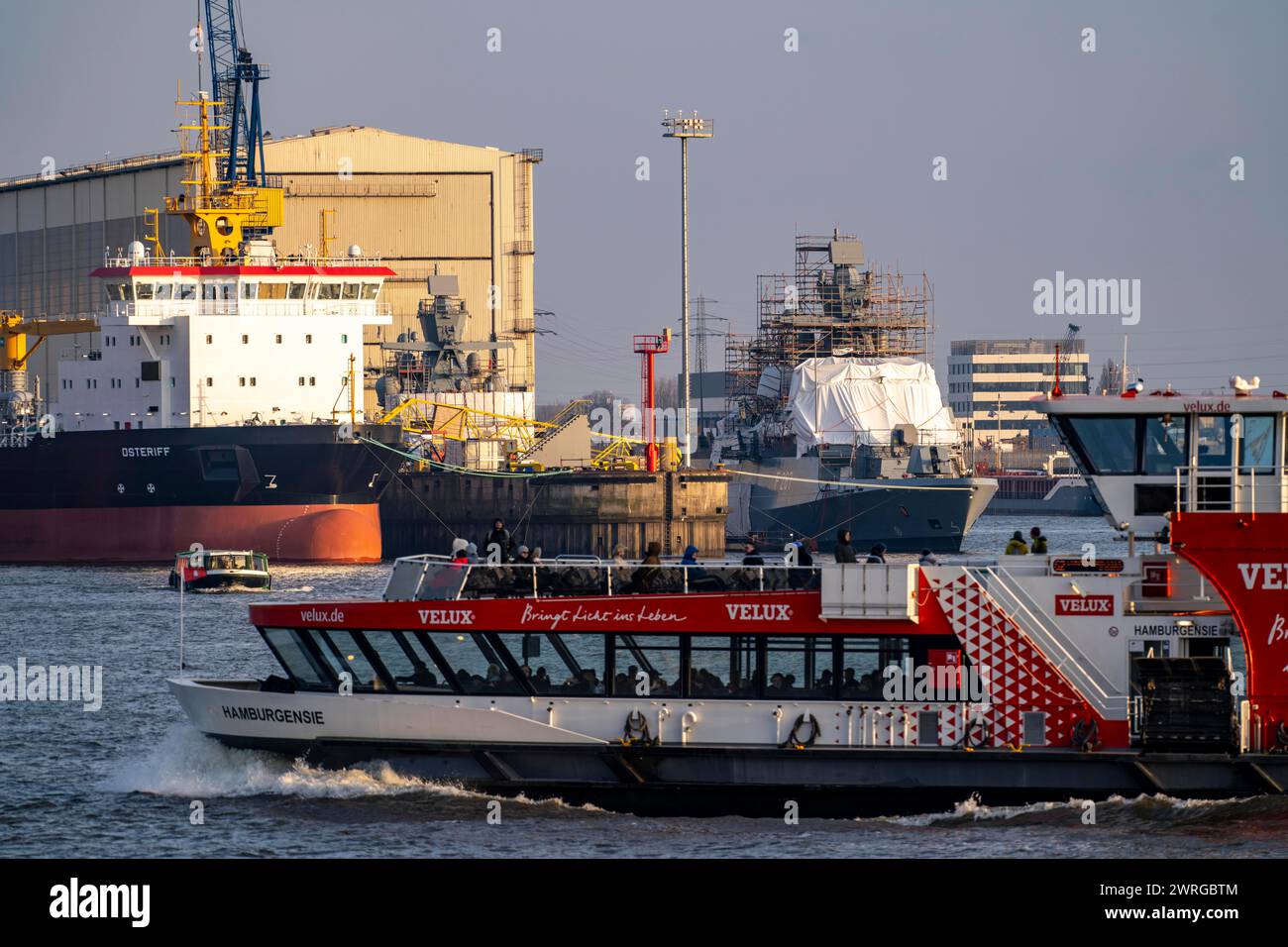 Port of Hamburg, Blohm + Voss shipyard, dredger OSTERIFF and corvette ...