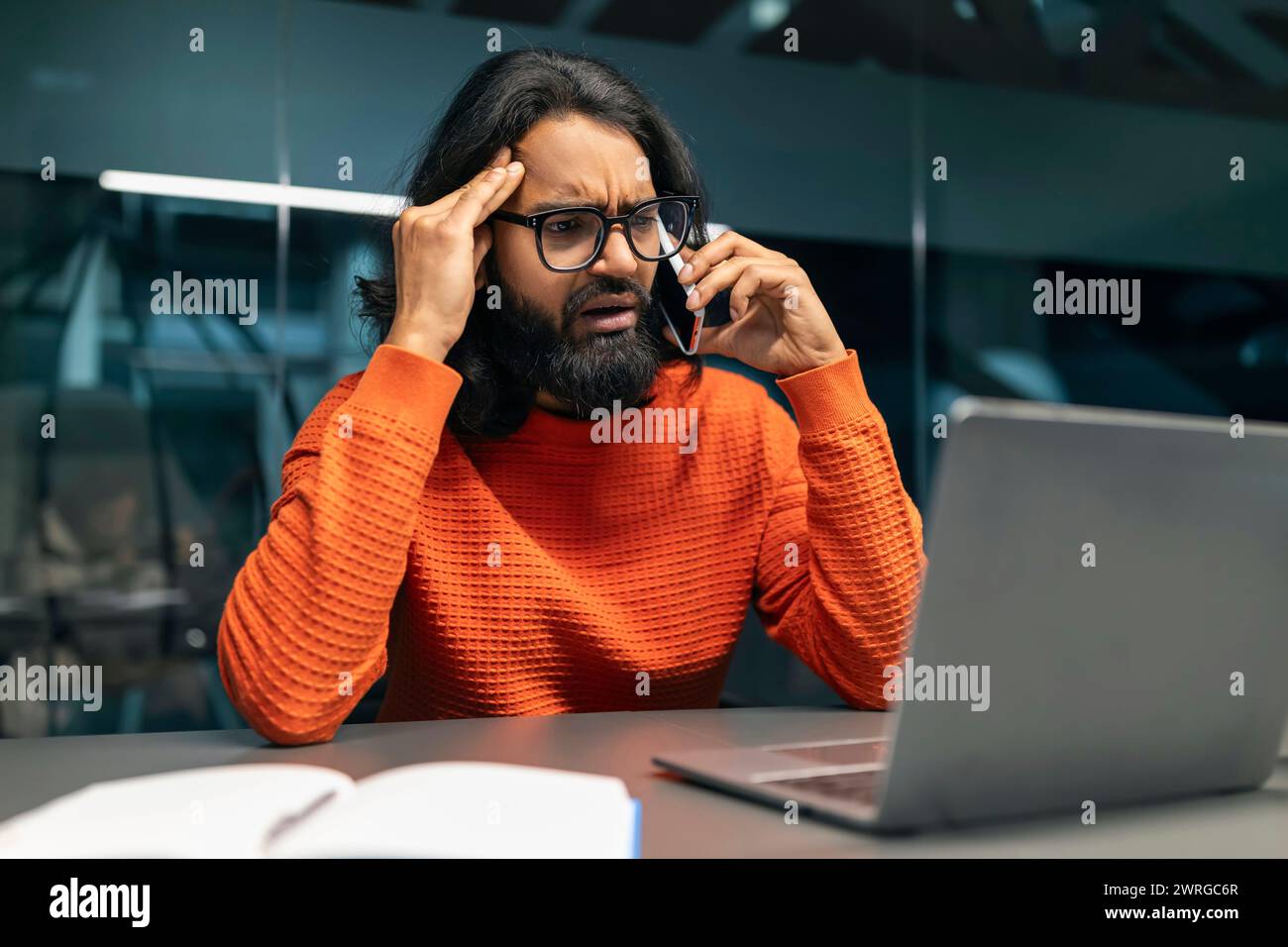 Overworking overwhelmed hi-res stock photography and images - Alamy