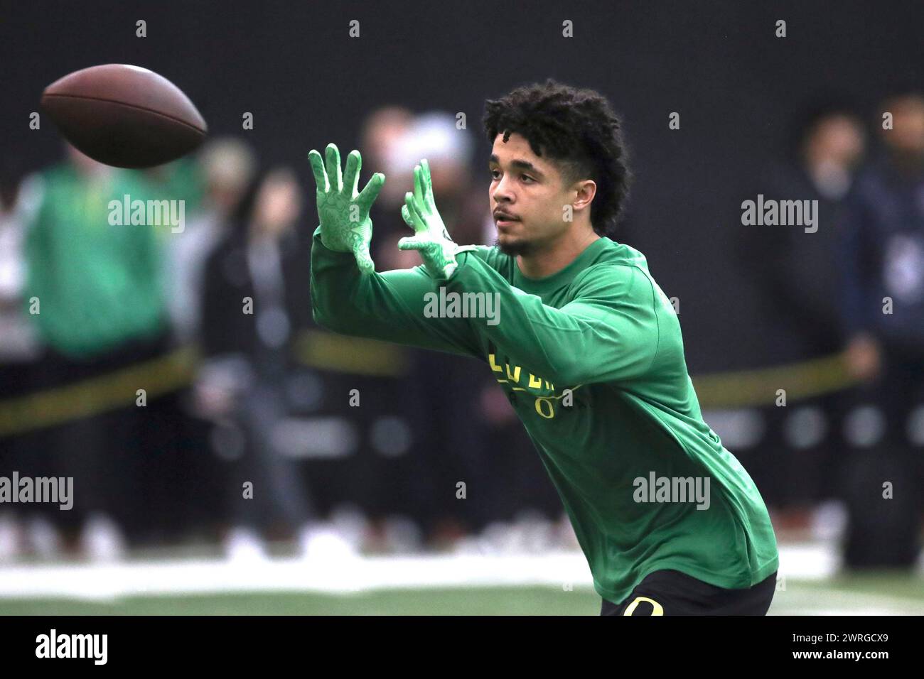 Oregon safety Evan WIlliams participates in a position drill at the ...