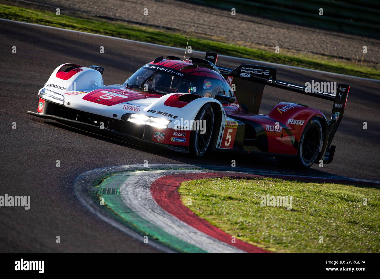 Porsche 963 hi-res stock photography and images - Alamy