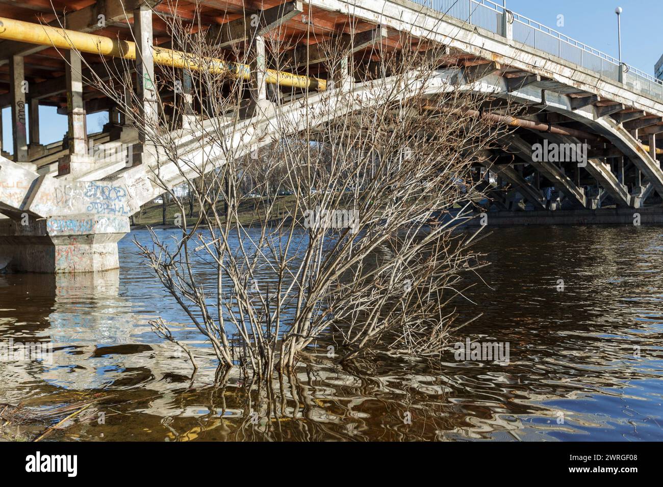 Reservoir discharges flood in hi-res stock photography and images - Alamy
