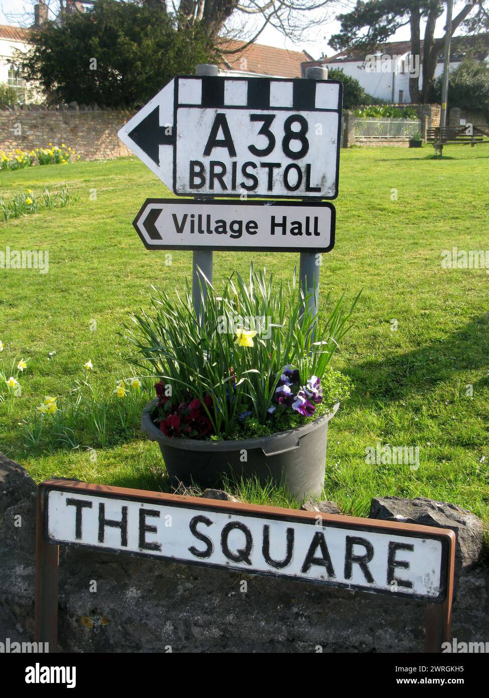 Uk village hall signs hi-res stock photography and images - Alamy