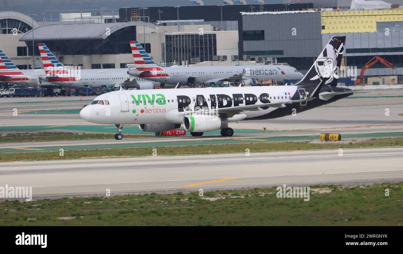 Viva aerobus a320 hi-res stock photography and images - Alamy