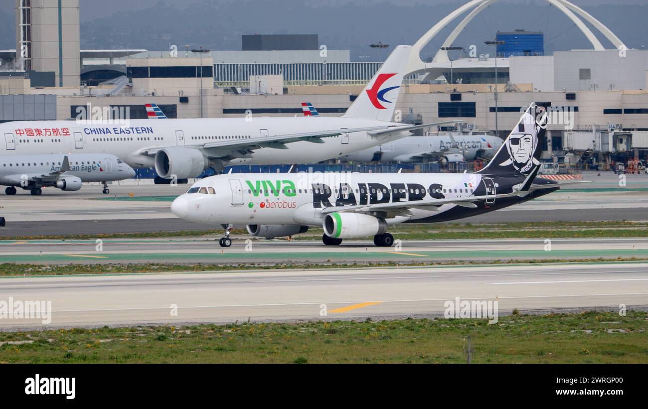 XA-VAK Viva Aerobus Airbus A320-232 painted in Las Vegas Raiders ...