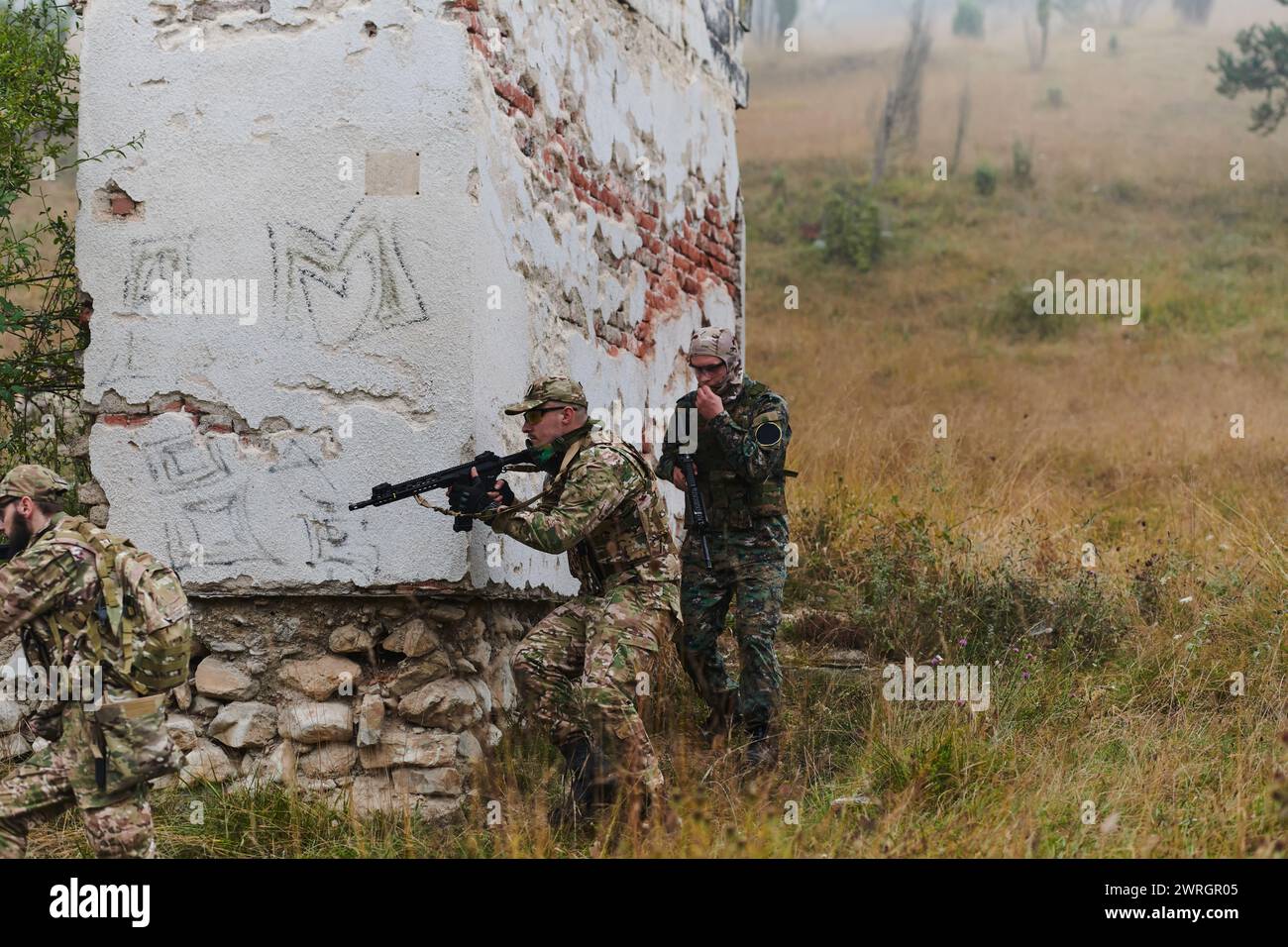 Military breach tactics hi-res stock photography and images - Alamy