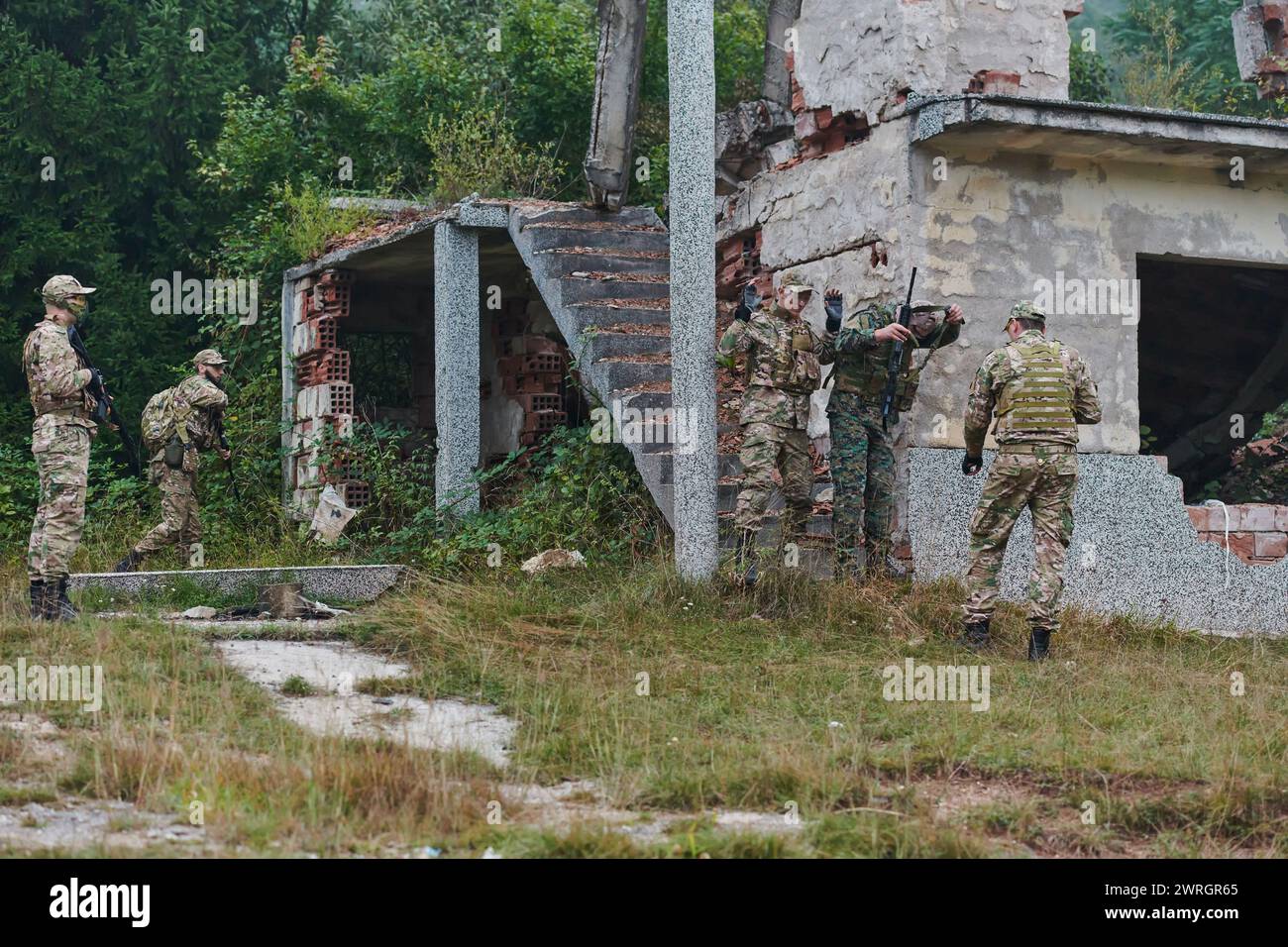 Military breach tactics hi-res stock photography and images - Alamy