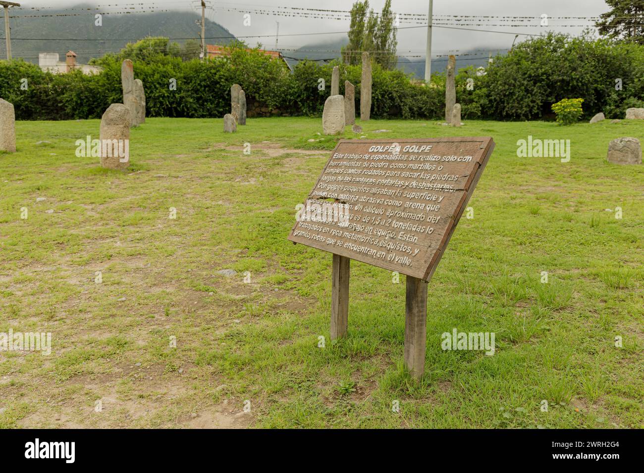 Sign in Spanish that tells how the monoliths were made. Sign in Spanish ...