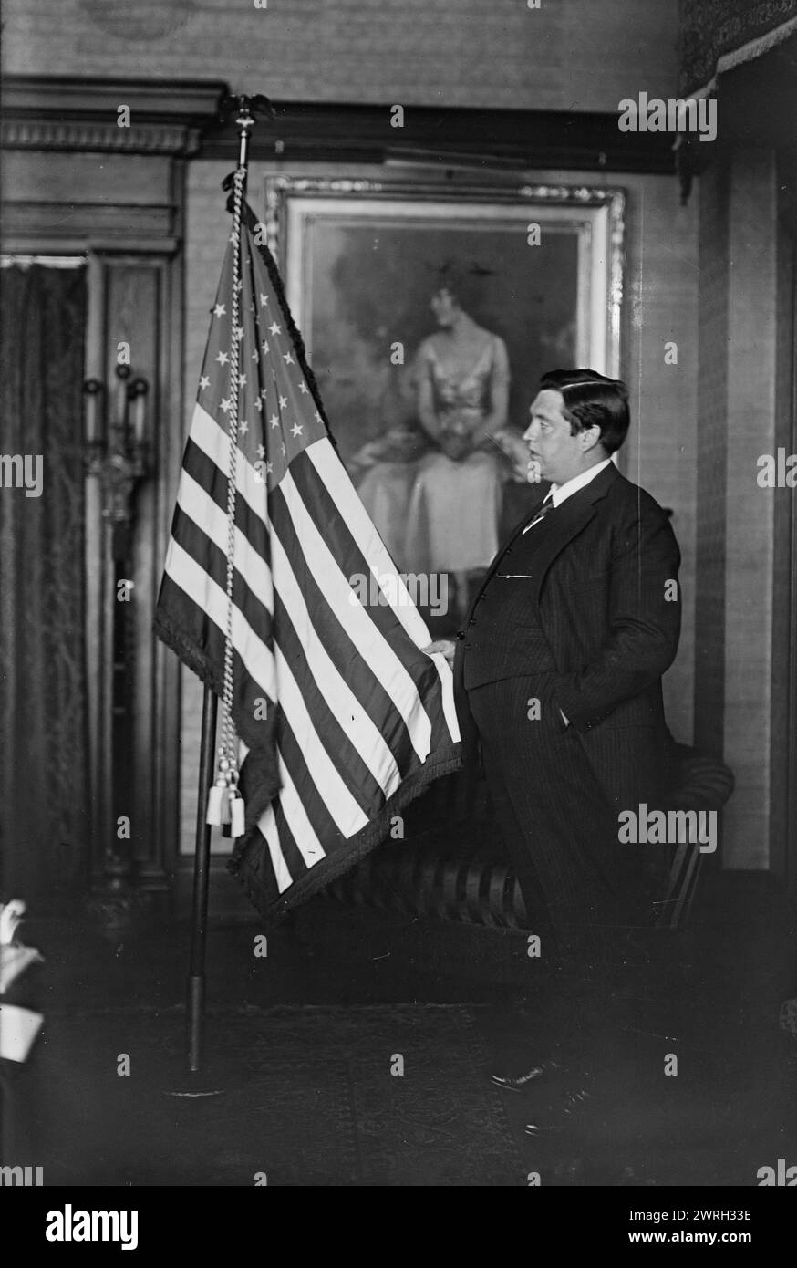 1945 is an american singer hi-res stock photography and images - Alamy