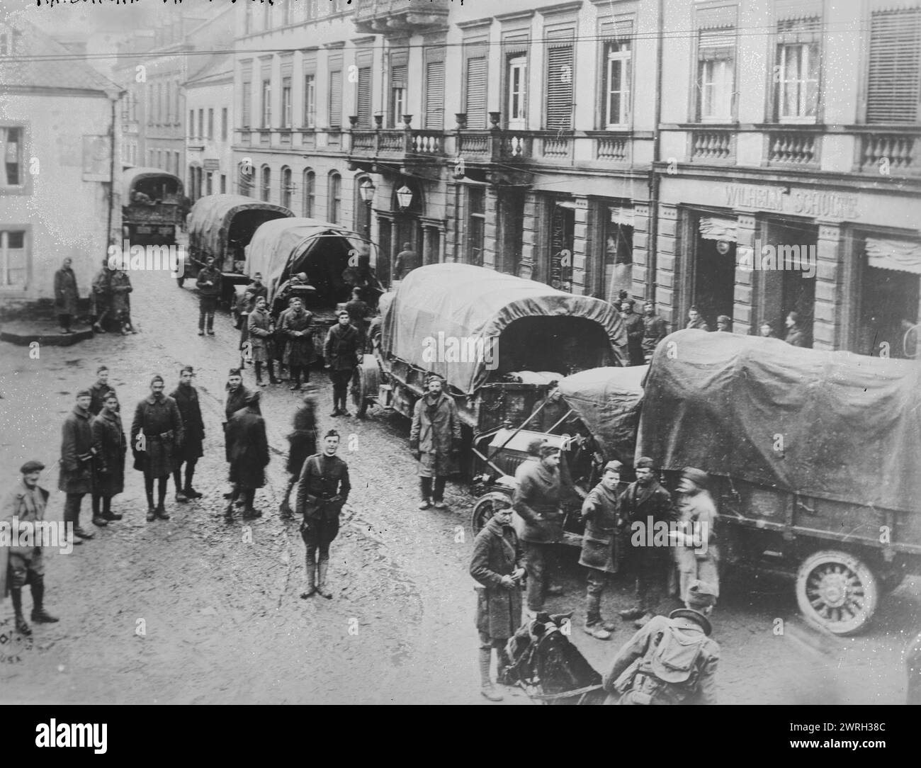 American lorry ww1 Black and White Stock Photos & Images - Alamy