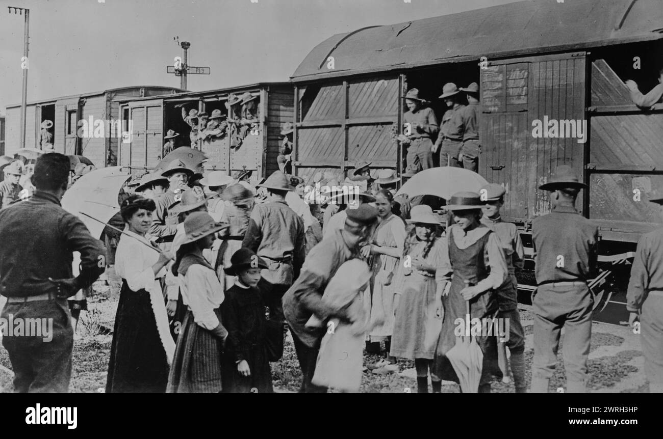 American soldiers welcomed in france hi-res stock photography and images - Alamy