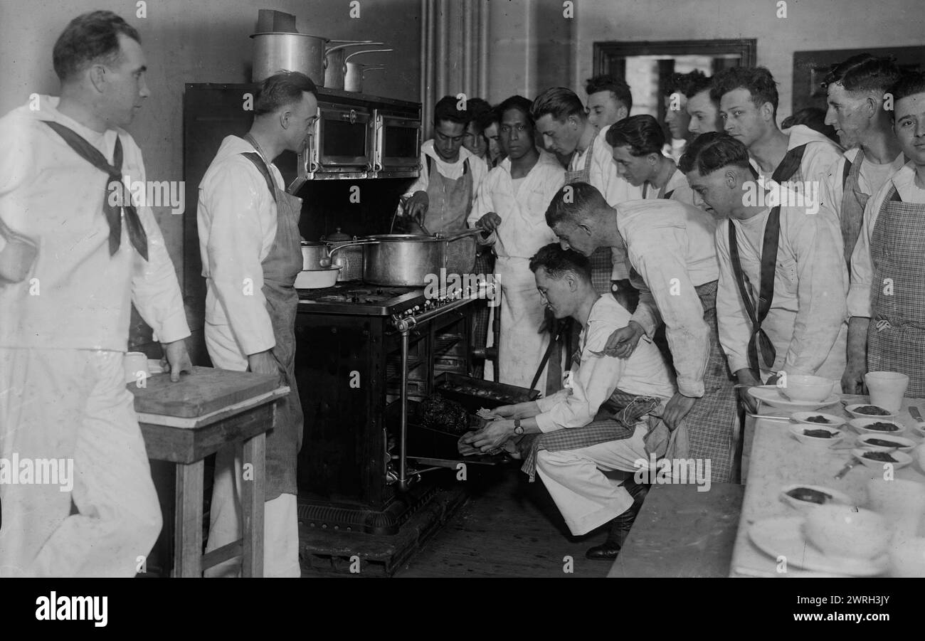 Student soldiers during world war one hi-res stock photography and ...