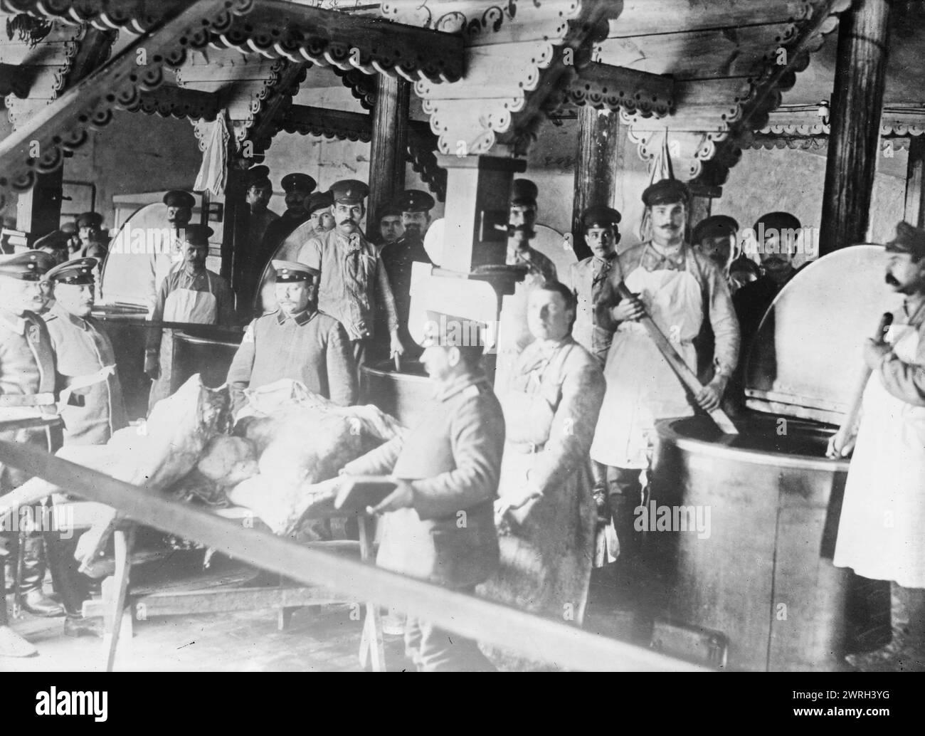 Doeberitz - making stew for prisoners, between c1915 and 1918. Soldiers ...