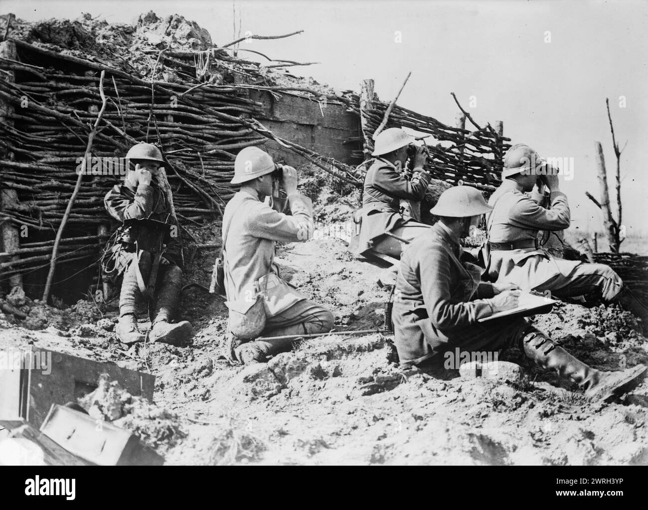 British & French artillery observers, between 1915 and 1918. French and ...