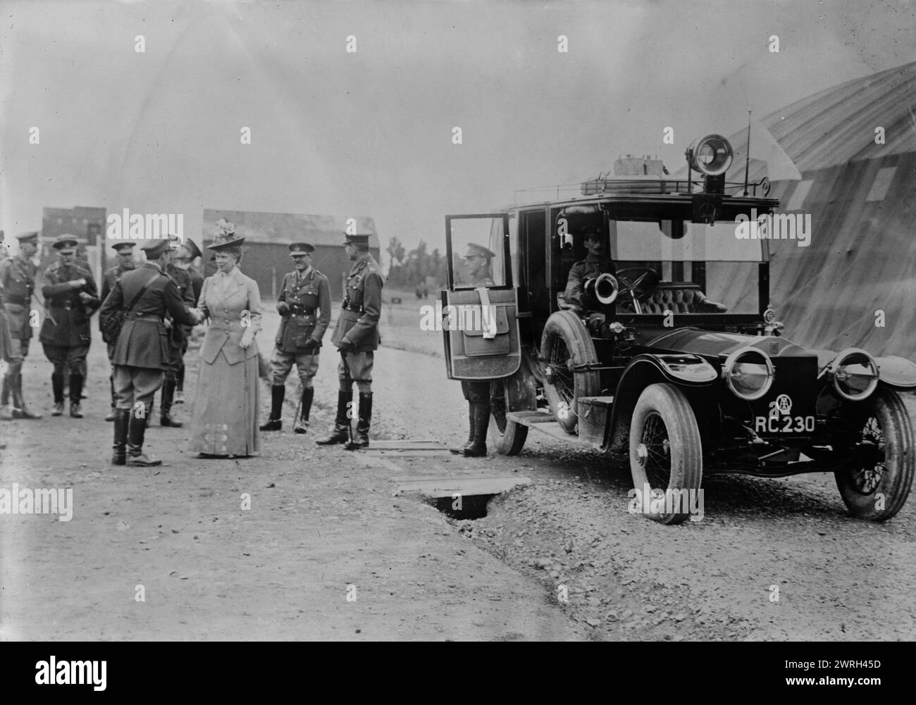 Queen Mary visits aerodrome shed, 5 Jul 1917. Queen Mary of Teck ...