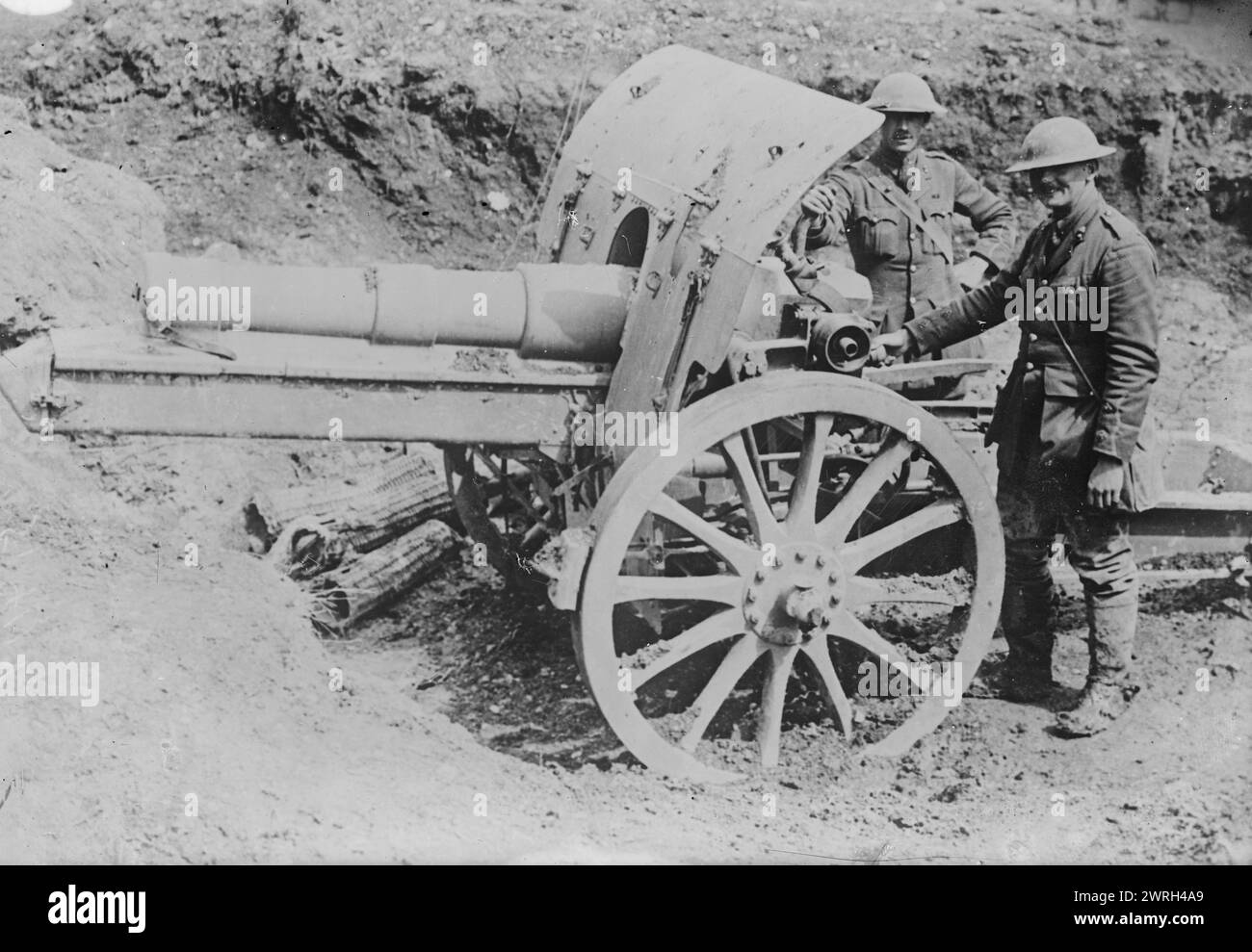 Two military men one examining hi-res stock photography and images - Alamy
