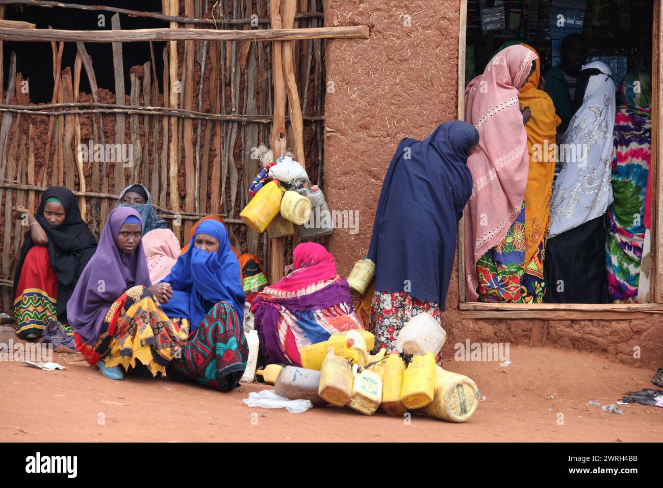AWASSA, ETHIOPIA - NOVEMBER 26, 2011. Unidentified Ethiopian women in ...