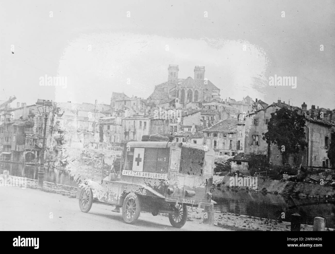 American Ambulance field service, Verdun, between c1915 and 1918. An ... American Ambulance field service, Verdun, between c1915 and 1918. An ...