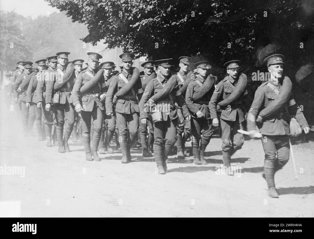 Recruits at Aldershot on practice hike, between 1914 and c1915. British ...