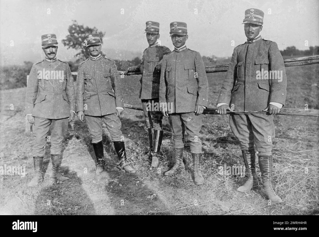 Italian soldier uniform ww1 Black and White Stock Photos & Images - Alamy