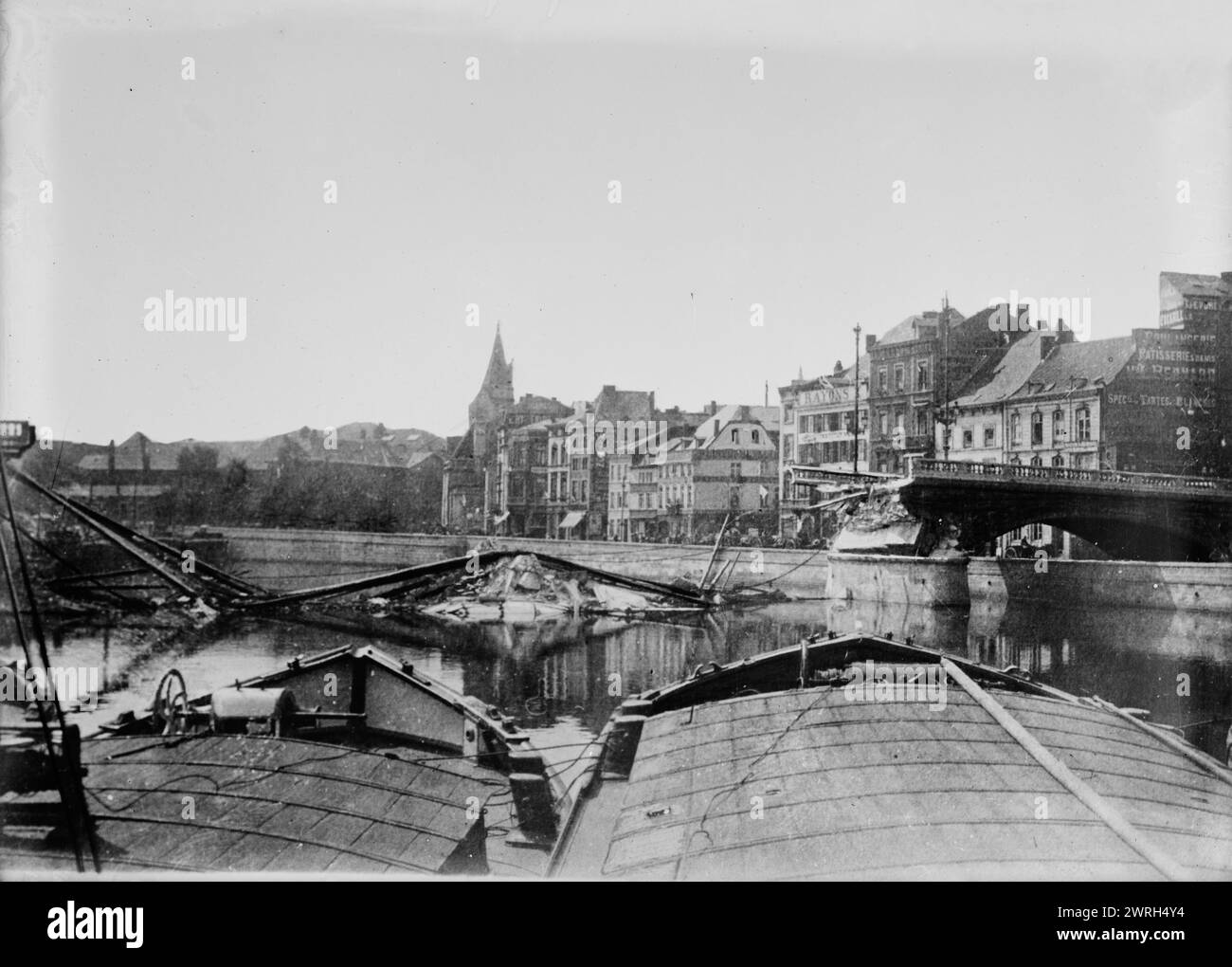 Wrecked bridge, Andenne, Belg. [i.e., Belgium], between c1914 and c1915 ...