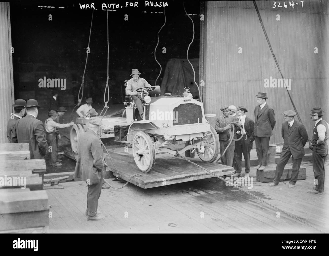 War Auto for Russia, between c1914 and c1915. Automobile, probably ...