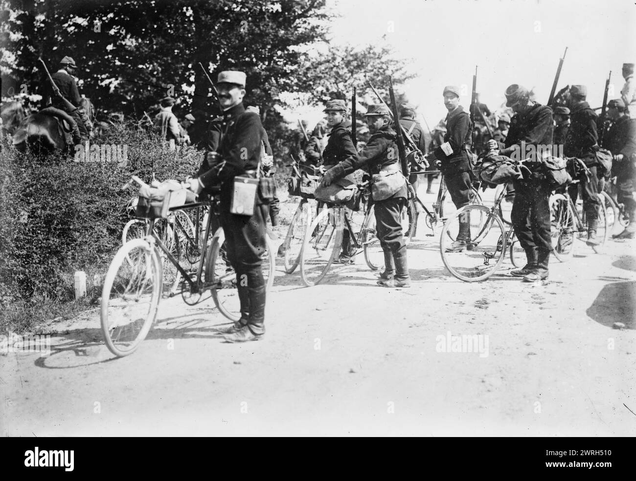 France - Cyclists of Army, between c1914 and c1915. French soldiers ...