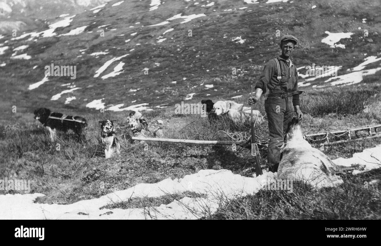 Male caribou mountain Black and White Stock Photos & Images - Alamy