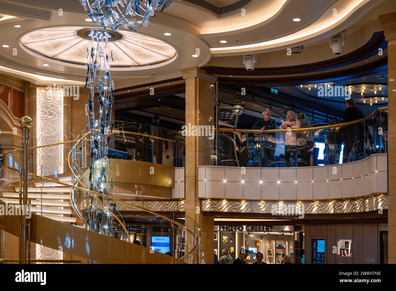 Discovery ship interior hi-res stock photography and images - Alamy