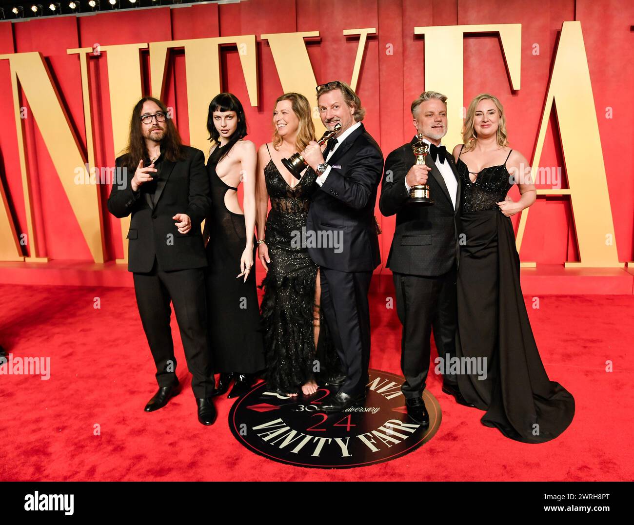 From left, Sean Lennon, Charlotte Kemp Muhl, Lisa Mullins, Dave Mullins ...