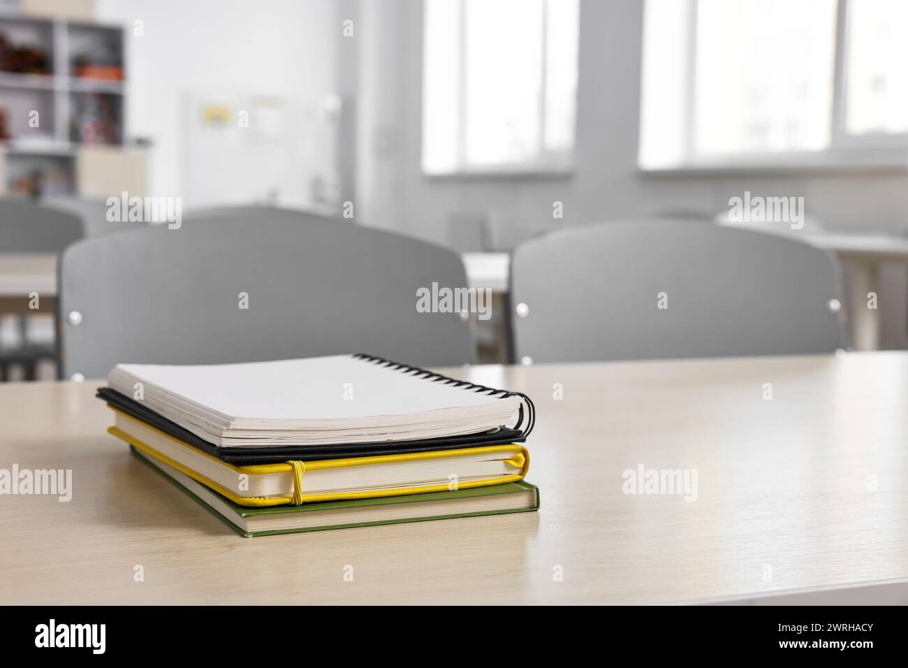Empty exam desk hi-res stock photography and images - Alamy