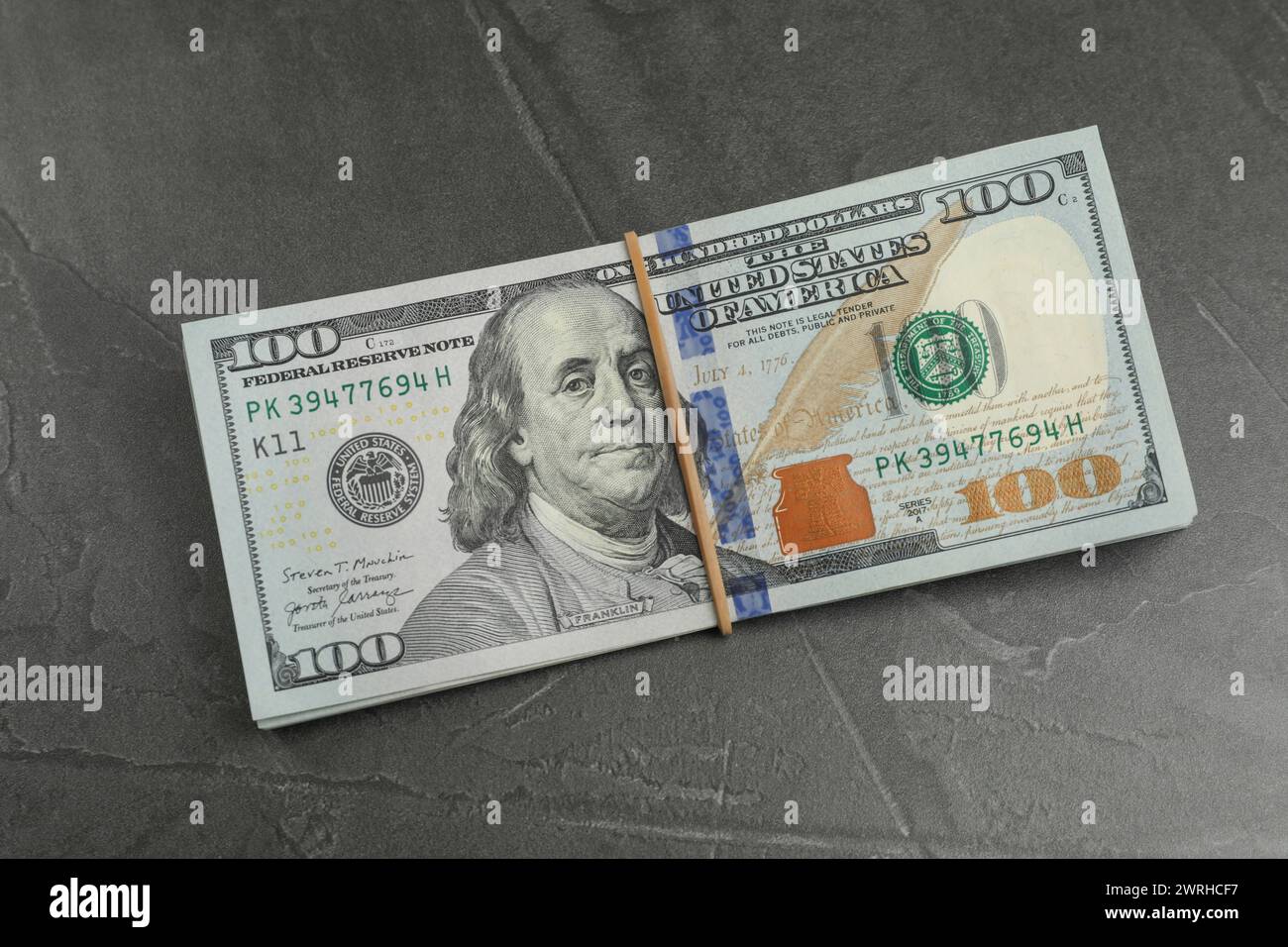 Dark top on bill hi-res stock photography and images - Alamy