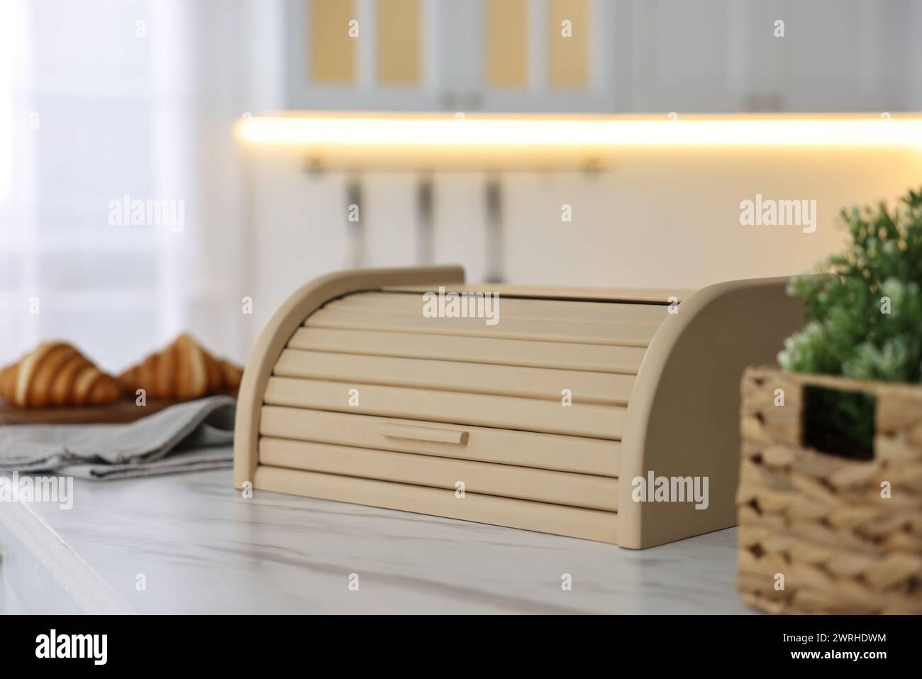 Bread box hi-res stock photography and images - Alamy