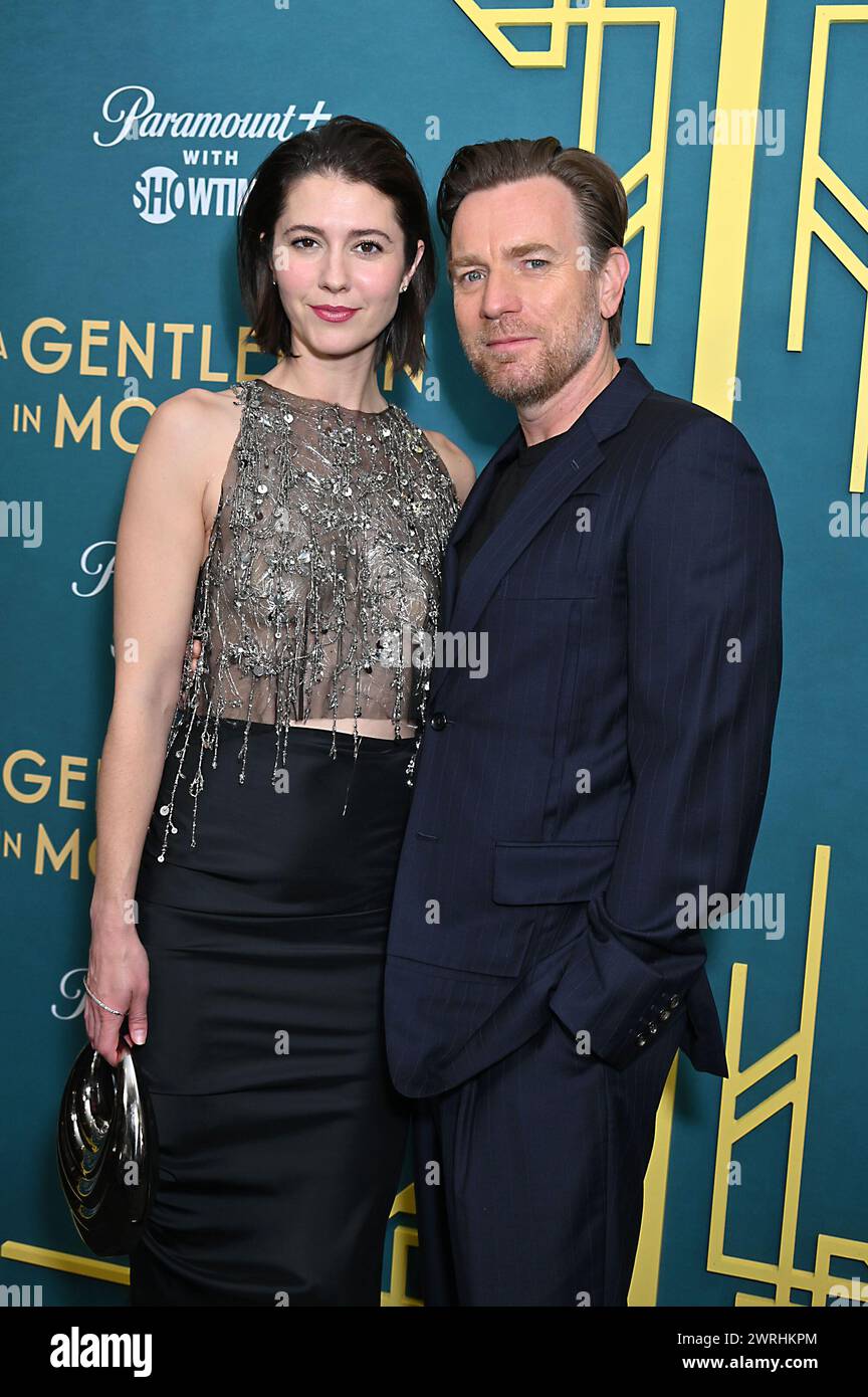 Mary Elizabeth Winstead and Ewan McGregor arrives at the New York City ...
