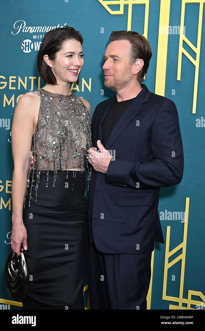 Mary Elizabeth Winstead and Ewan McGregor arrives at the New York City ...
