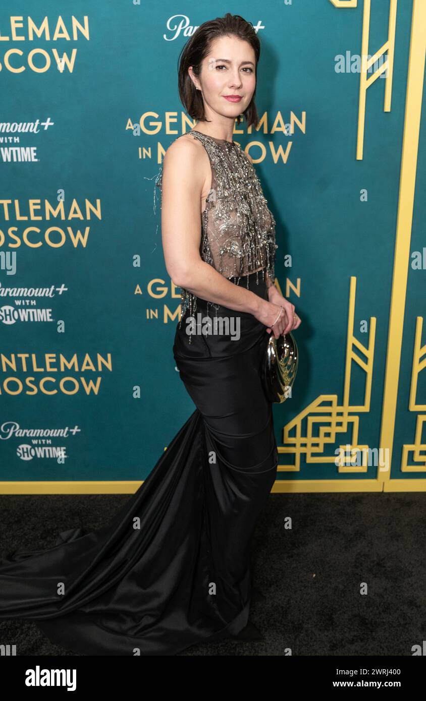 Mary Elizabeth Winstead wearing dress by Andreea Badala for MURMUR ...