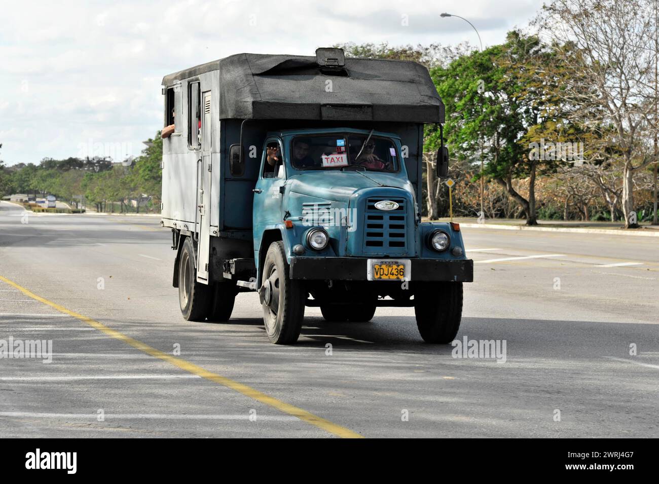 Cuba santa clara road hi-res stock photography and images - Alamy