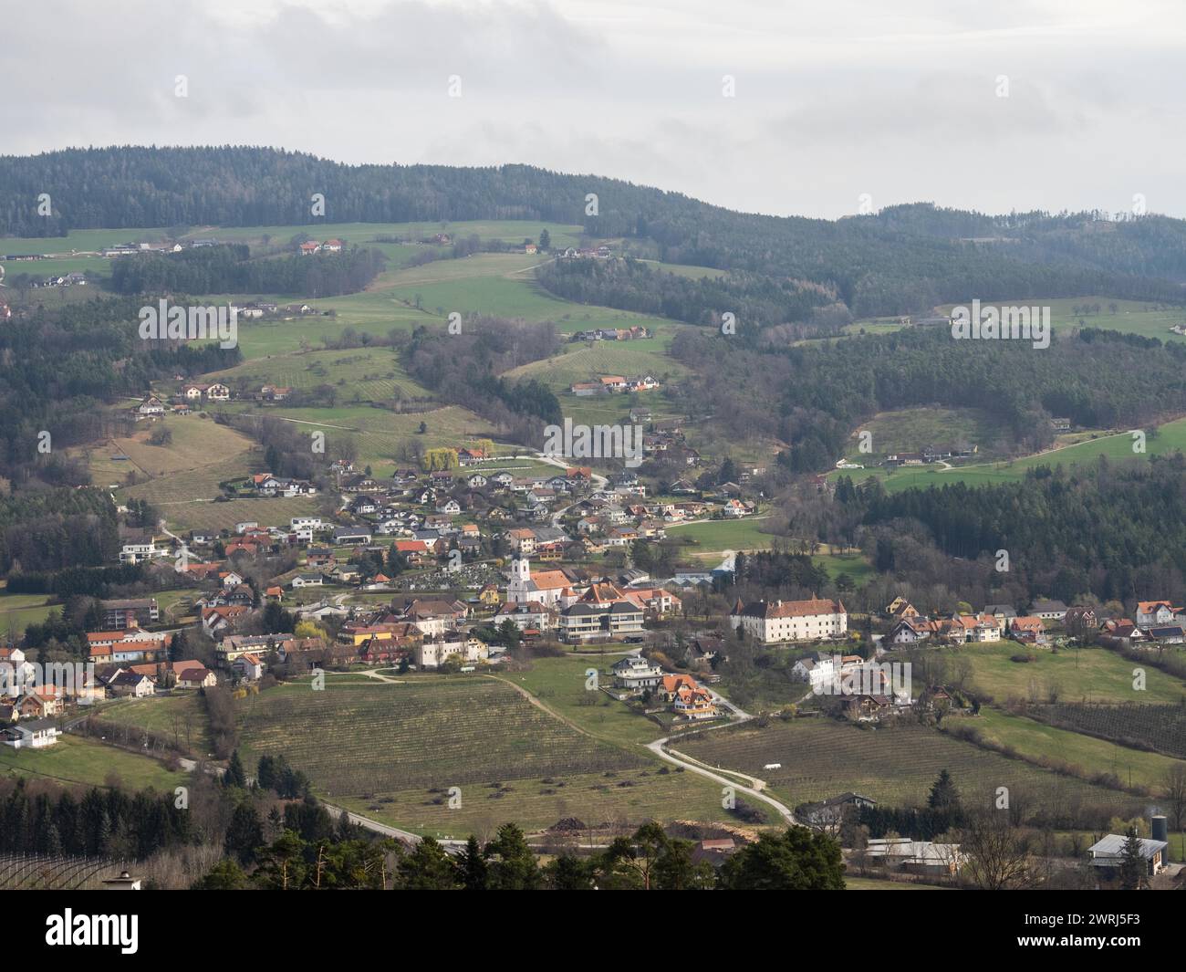Eaastern hi-res stock photography and images - Alamy
