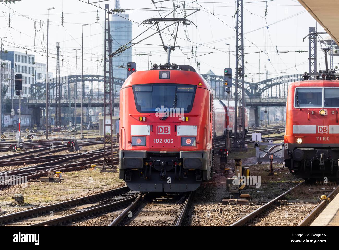Central station with track apron and regional railway, Hackerbruecke ...