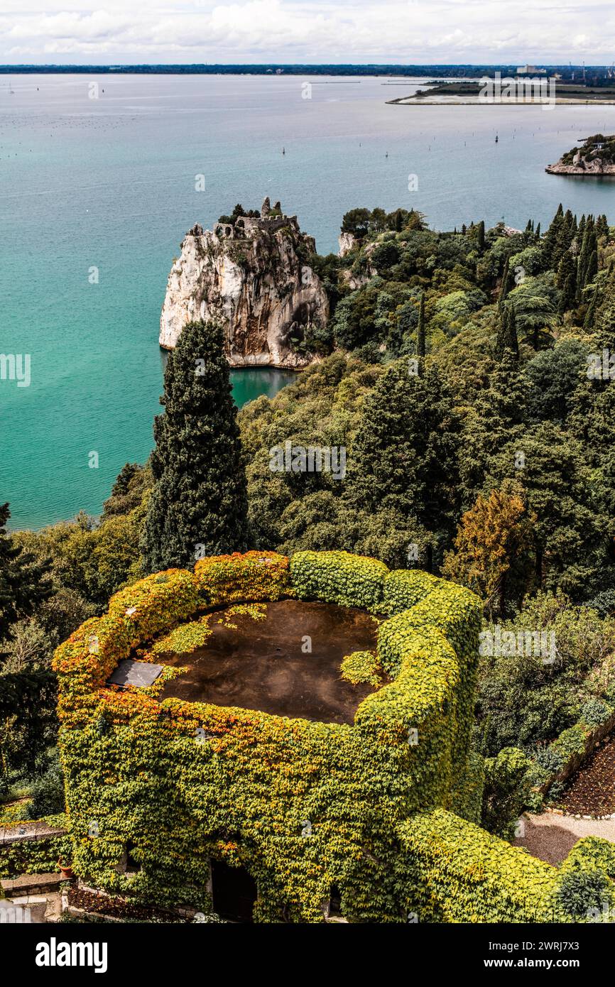 Duino castle hi-res stock photography and images - Alamy