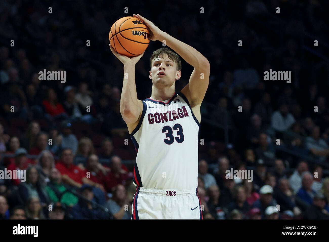 Gonzaga forward Ben Gregg shoots during the second half of an NCAA ...