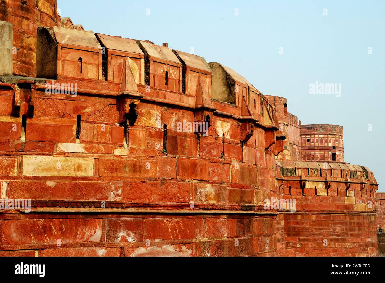Partial view of the fortification wall of the Agra (Red) Fort, Agra ...