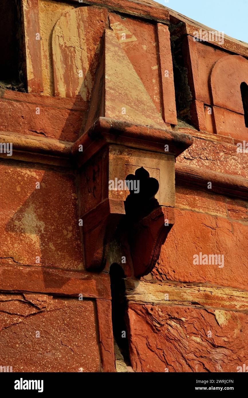 Partial view of the fortification wall of the Agra (Red) Fort, Agra ...