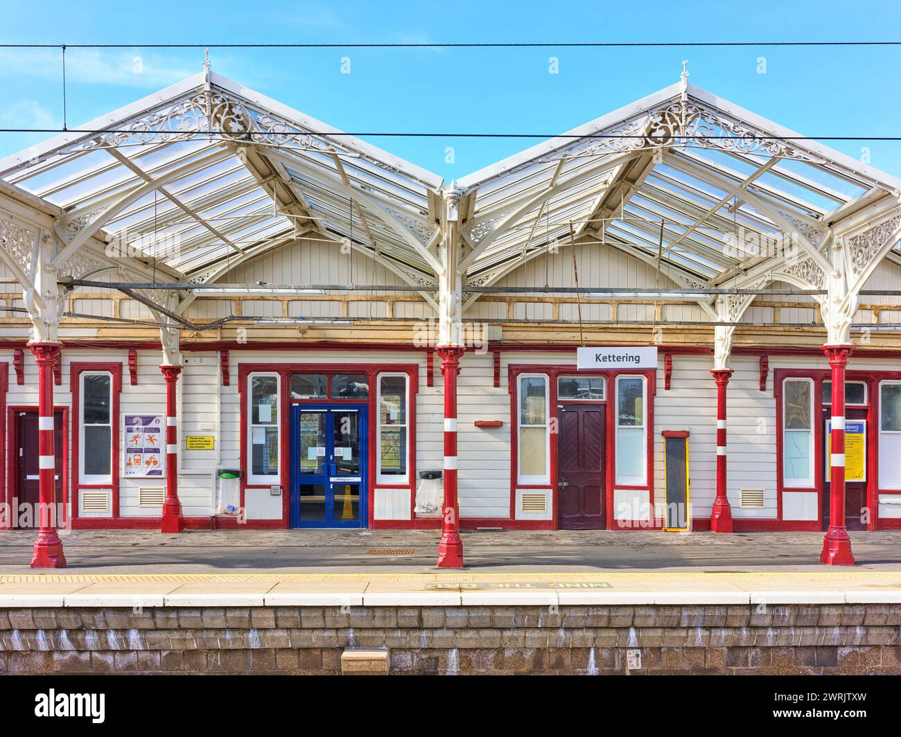 Kettering station hi-res stock photography and images - Alamy